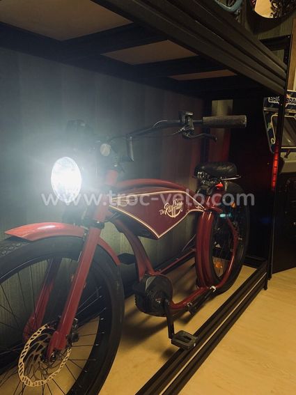 The Ruffian / Ruff Cycles custom cruzer chopper vélo électrique - MAVIC ...