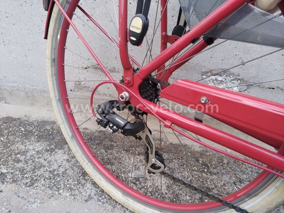 Vélo de ville rouge Oxford Fleur - OXFORD - 75019 - Troc Vélo Vélo de ville rouge Oxford Fleur - OXFORD - 75019 - Troc Vélo